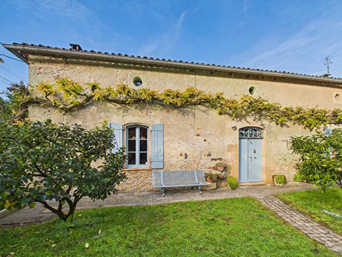 Maison à vendre - Castillon-la-Bataille - 8 pièces - 5 chambres