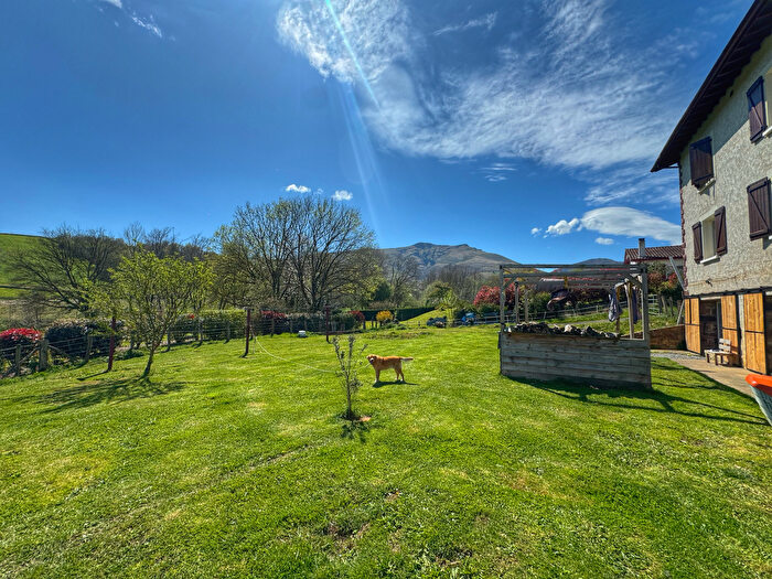 Maison à vendre - Saint-Jean-Pied-de-Port - 7 pièces - 4 chambres