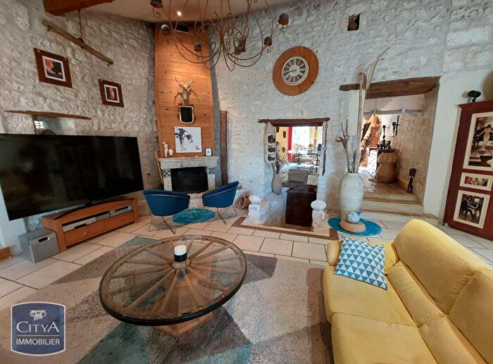 Maison à vendre - Roullet-Saint-Estèphe - 11 pièces - 5 chambres