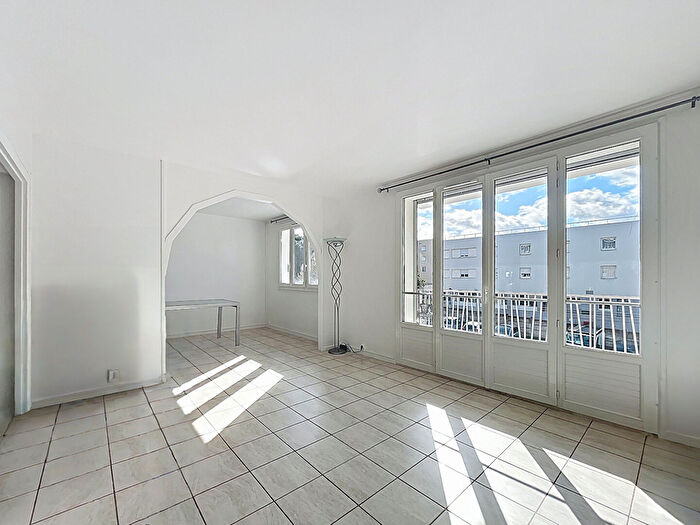 Appartement à louer - Saint-Michel-sur-Orge, Lormoy, Vallée de lOrge - 5 pièces - 3 chambres