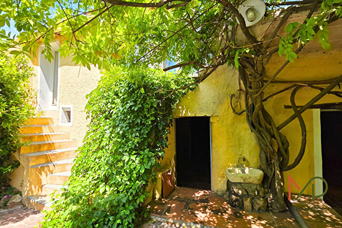 Maison 5 pièces à Saint-Antonin-du-Var, à vendre