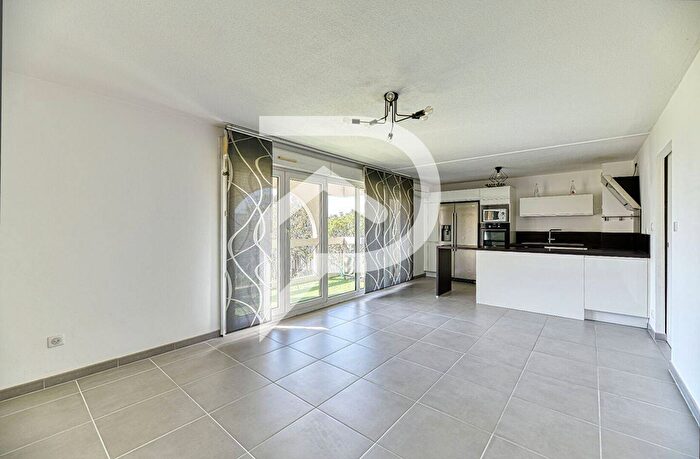 Appartement à louer - Capouchiné, Nimes - 3 pièces - 2 chambres