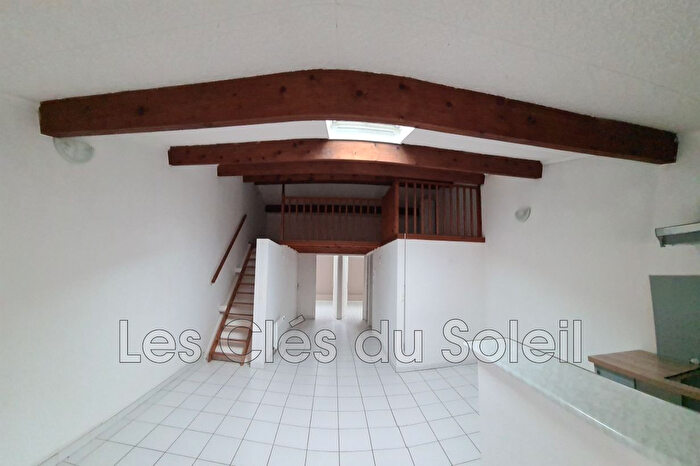 Appartement à louer - Le Beausset - 3 pièces - 3 chambres