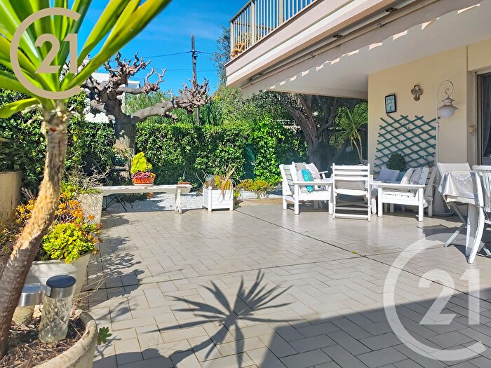 Appartement à vendre - Le Cannet - 3 pièces - 2 chambres