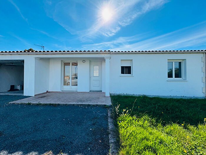 Maison à vendre - Corme-Royal - 4 pièces - 3 chambres