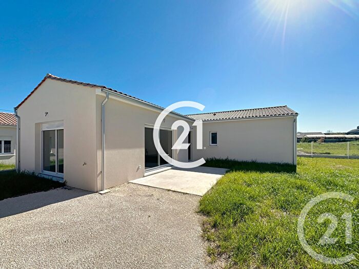 Maison à vendre - Châteaubernard - 4 pièces - 3 chambres