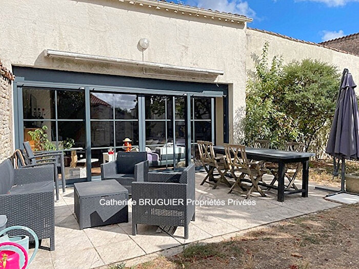 Maison à vendre - Saint-Sauveur-dAunis - 10 pièces - 7 chambres