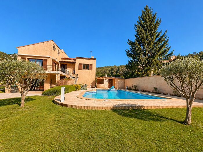 Maison 8 pièces à vendre à Aubagne