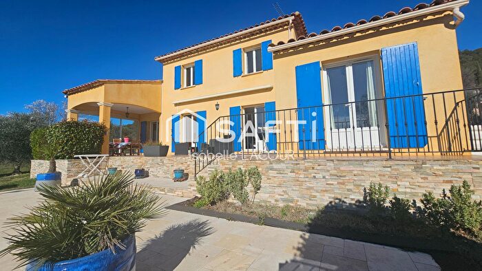 Maison à vendre - Salernes - 6 pièces - 5 chambres