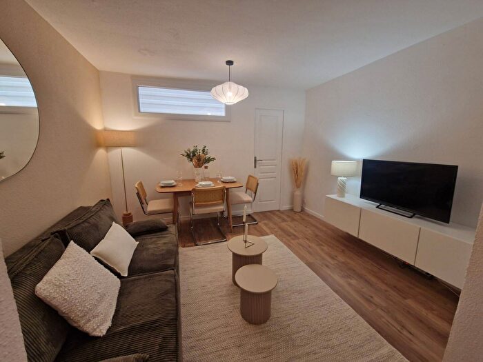 Appartement à louer - Toulon - 4 pièces - 3 chambres