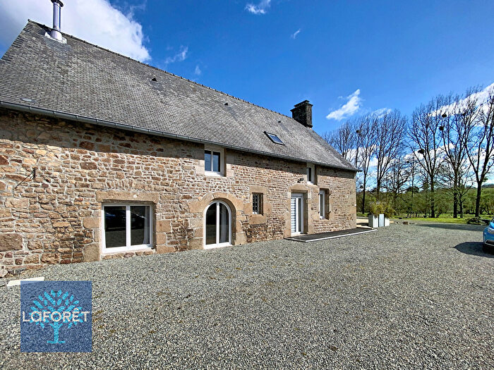 Maison à vendre - La Bazouge-du-Désert - 6 pièces - 4 chambres