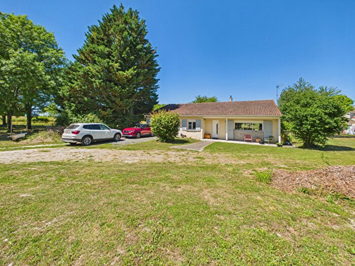 Saint-Martial-de-Mirambeau - Maison 6 pièces à vendre