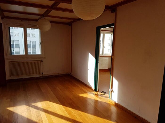 Appartement à vendre - Clermont-Ferrand, Les Vergnes - 2 pièces - 1 chambre