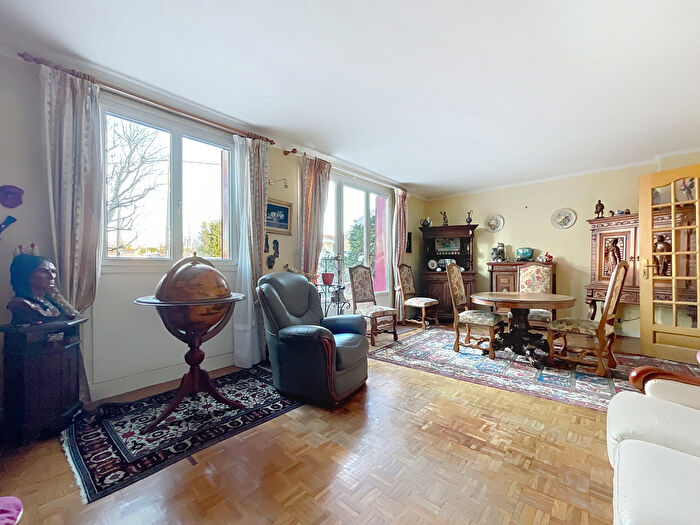 Appartement à vendre - Chatou, Ouest - 5 pièces - 3 chambres