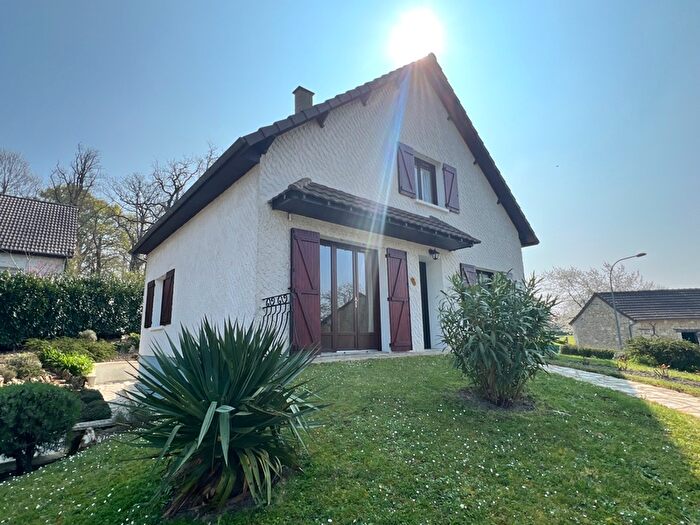 Maison à vendre - Châtellerault, Est - 5 pièces - 4 chambres