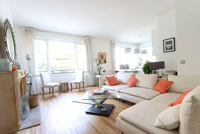 Appartement à louer - Saint James-Général Koenig, Neuilly-sur-Seine - 3 pièces - 2 chambres