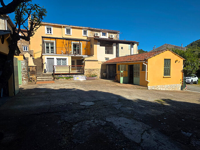 Maison à vendre - Meyrannes - 8 pièces - 6 chambres