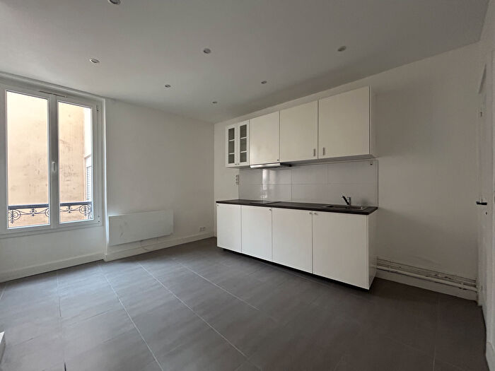 Appartement à louer - Paris e , Porte de la Villette - 2 pièces - 1 chambre