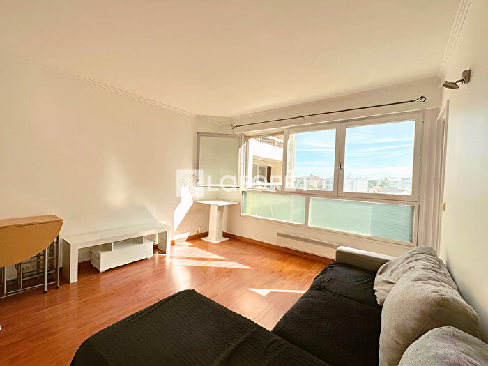 Appartement à vendre - Issy-les-Moulineaux, Les Epinettes, Le Fort, Les Hauts dIssy - 2 pièces - 1 chambre