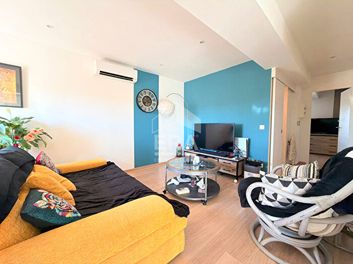 Appartement à vendre - Pertuis, Centre-ville, Fours à Chaux, Claret - 3 pièces - 2 chambres