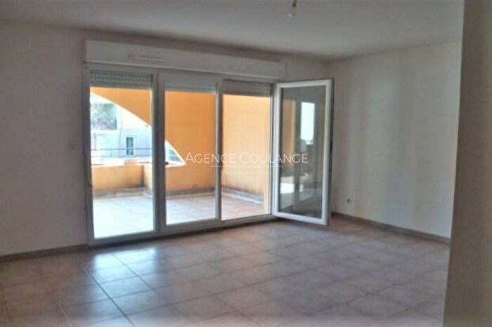 Appartement à louer - Saint-Cyr-sur-Mer - 3 pièces - 2 chambres