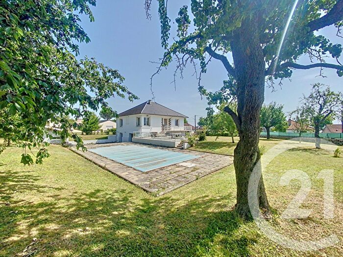 Maison à vendre - Gannat - 6 pièces - 4 chambres