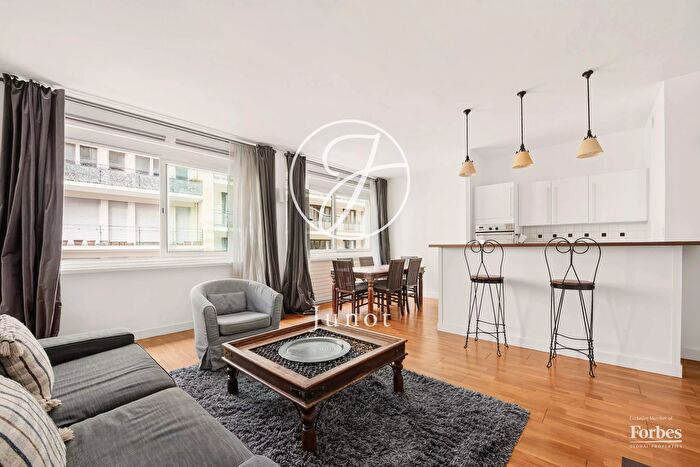 Paris 16ème, Passy, Maison de la Radio, Muette-Sud : Appartement 2 pièces à vendre