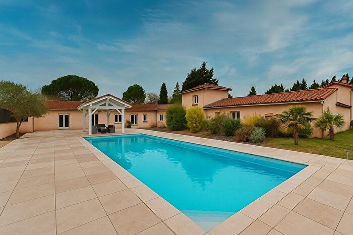 Maison à vendre - Blyes - 14 pièces - 7 chambres