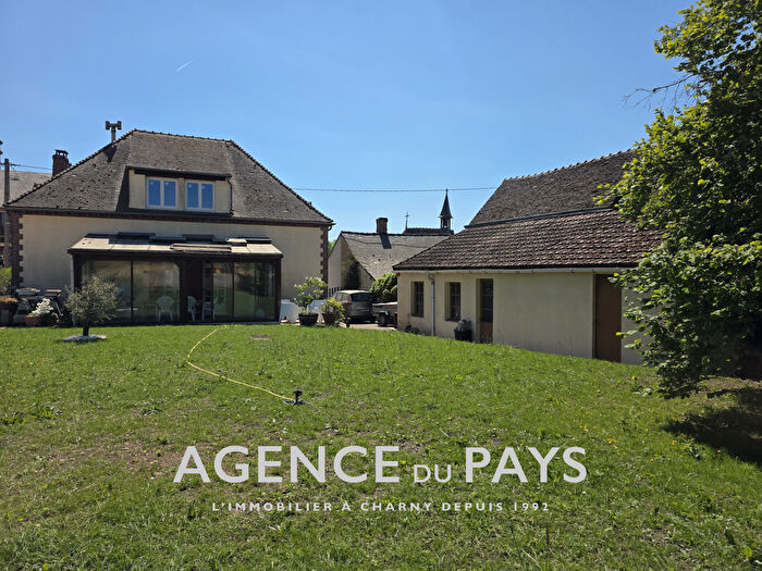 Maison 9 pièces à vendre - Saint-Martin-sur-Ouanne