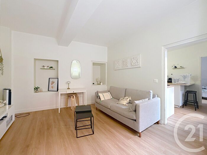 Appartement à louer - Grasse, Centre-ville Nord - 2 pièces - 1 chambre