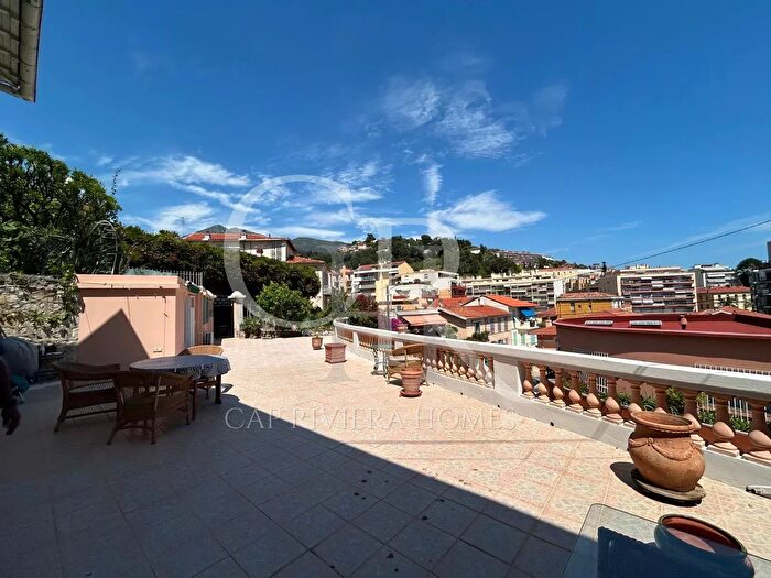 Appartement 2 pièces à Menton, Hôtel de Ville, Vieille Ville, Musée, Madone, Carnolès, à vendre