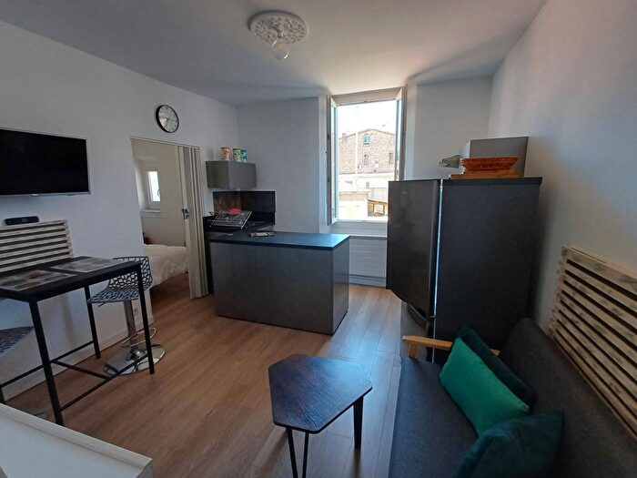 Appartement à louer - Centre Ancien, Draguignan - 2 pièces - 1 chambre