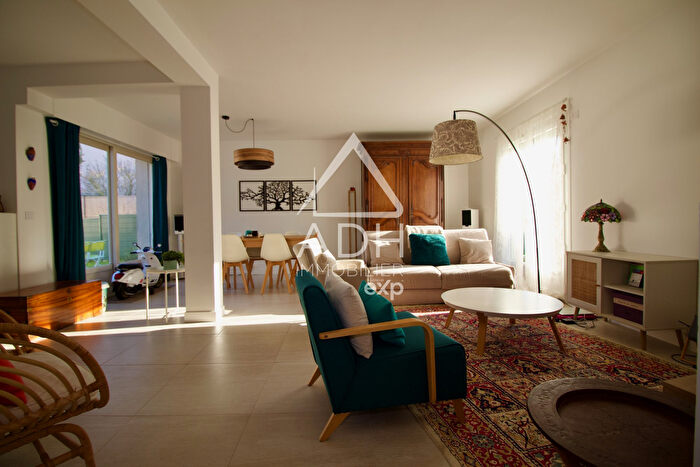 Maison à vendre - Jouars-Pontchartrain - 6 pièces - 4 chambres