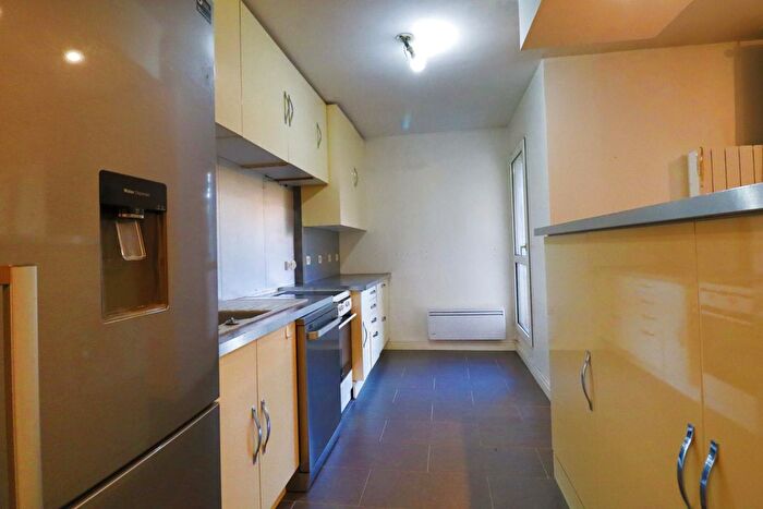 Appartement à vendre - Châlons-en-Champagne, Centre-ville - 4 pièces - 3 chambres