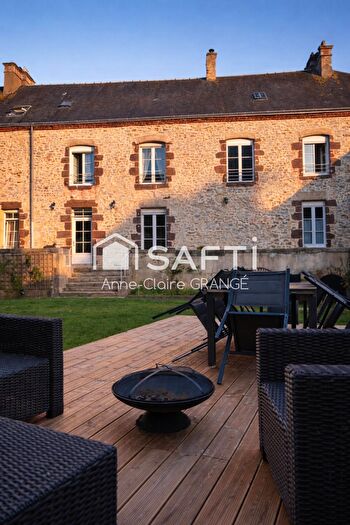 Maison à vendre - Fresnay-sur-Sarthe - 12 pièces - 4 chambres