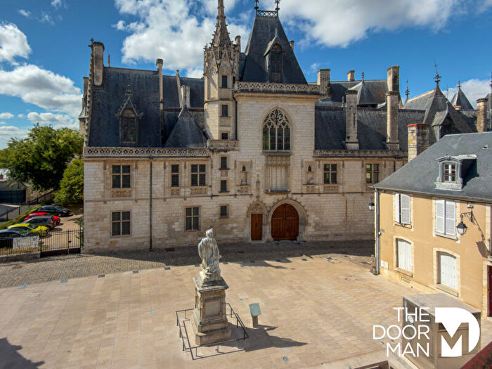 Bourges, Centre-ville, Charlet, Lahitolle, Pignoux, Sembat : Appartement 6 pièces à vendre