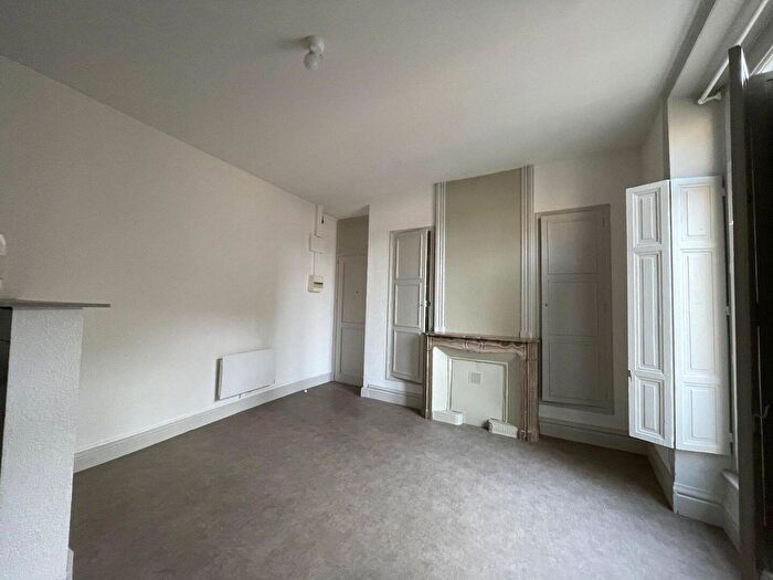 Appartement à louer - Centre Ville, Aubenas - 2 pièces - 1 chambre
