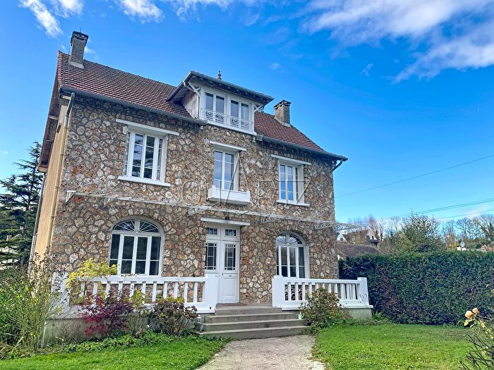 Maison à vendre - Marines - 8 pièces - 6 chambres