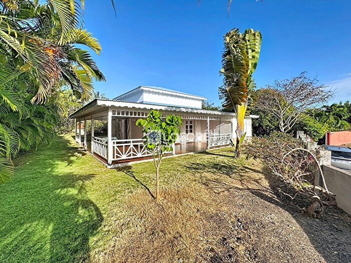 Maison à louer - SAINT FRANCOIS - 4 pièces - 2 chambres