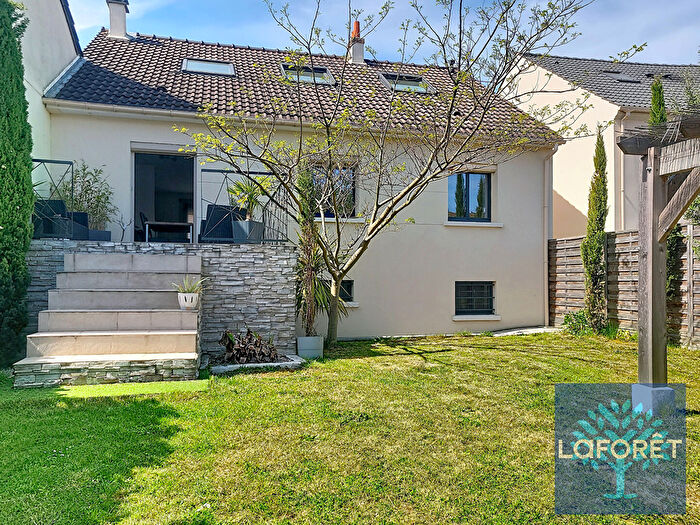 Viry-Châtillon, Le Plateau : Maison 6 pièces à vendre
