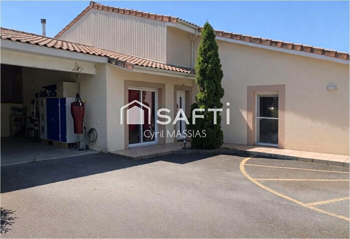 Maison à vendre - Lamarque - 7 pièces - 4 chambres