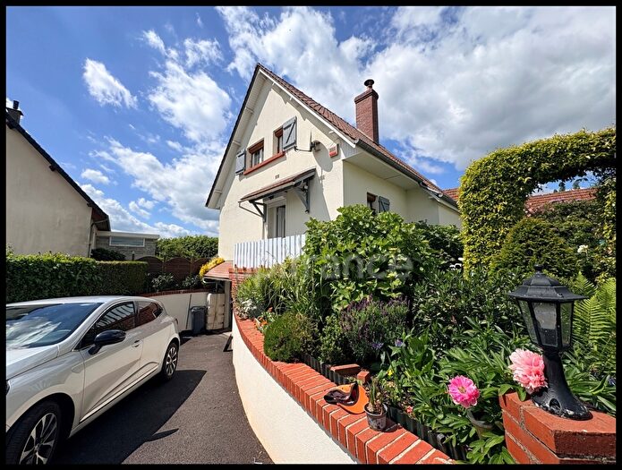 Maison 5 pièces à vendre à La Vaupalière