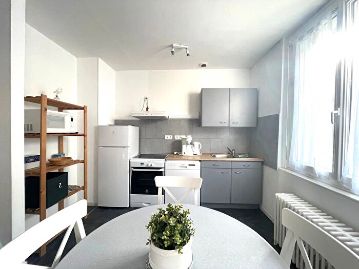 Appartement à louer - Tours, Lakanal, Strasbourg - 2 pièces - 1 chambre