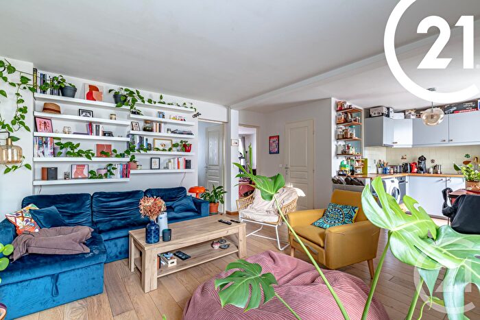 Appartement à vendre - Paris e , Barbès, Château Rouge - 3 pièces - 2 chambres