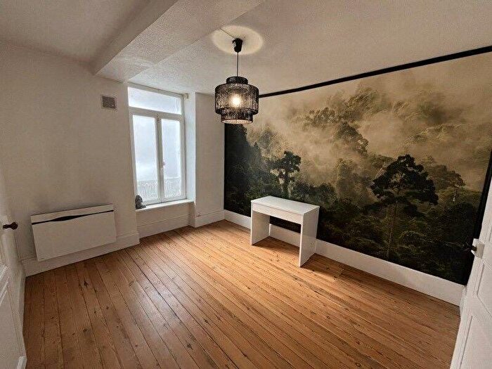 Maison à louer - Nord, Barbezieux-Saint-Hilaire - 5 pièces - 4 chambres