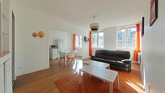 Appartement à louer - Saint-Étienne, Centre-ville, Peuple, Chavanelle - 3 pièces - 2 chambres