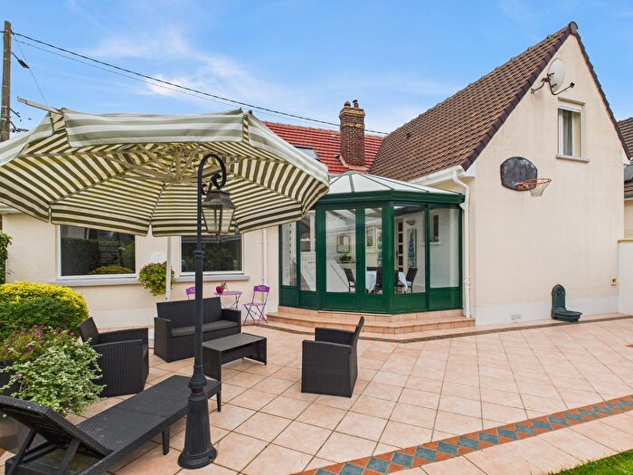 Maison à vendre - Noyon, Nord-Ouest - 6 pièces - 3 chambres