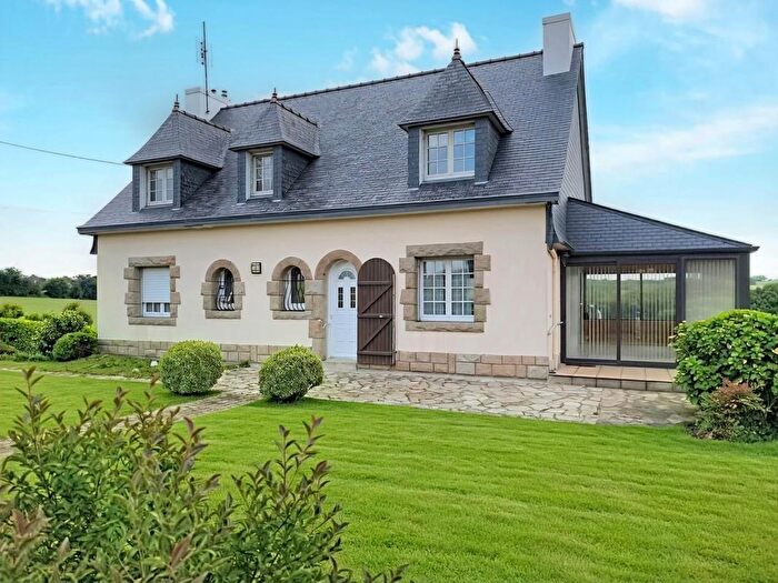 Quéménéven - Maison 6 pièces à vendre