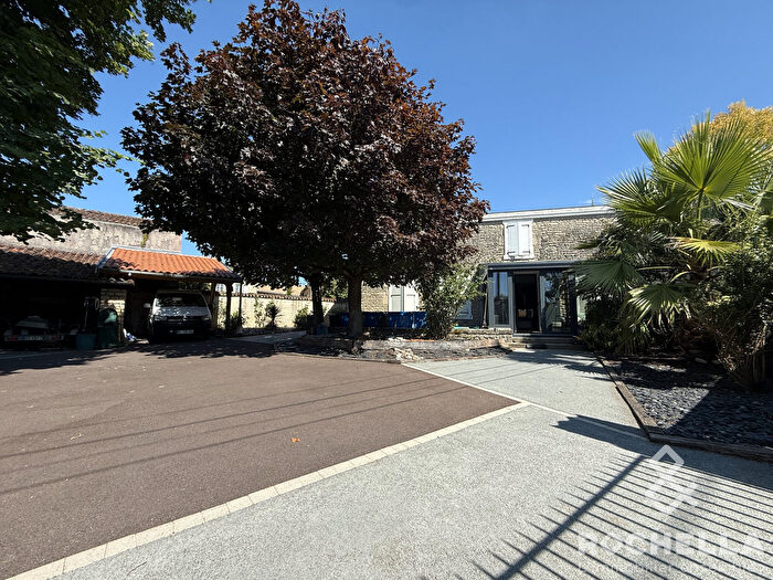 Maison à vendre - Aulnay - 9 pièces - 5 chambres