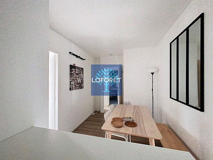 Appartement à louer - Prefecture, Cergy - 4 pièces - 3 chambres